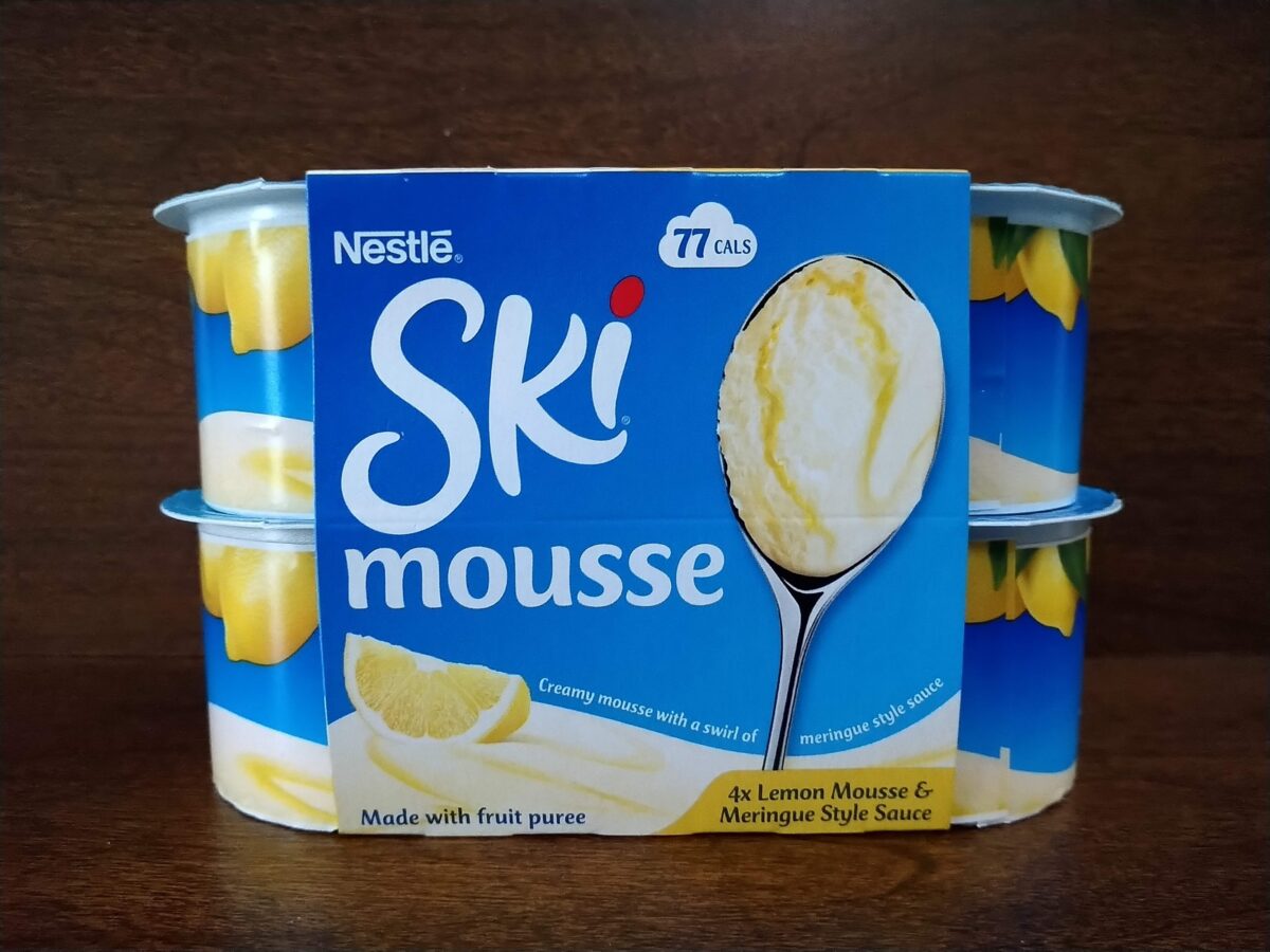 イギリス スイーツ レモンムース Nestle Ski Mousse Lemon Mousse ＆ Meringue Style Sauce ...