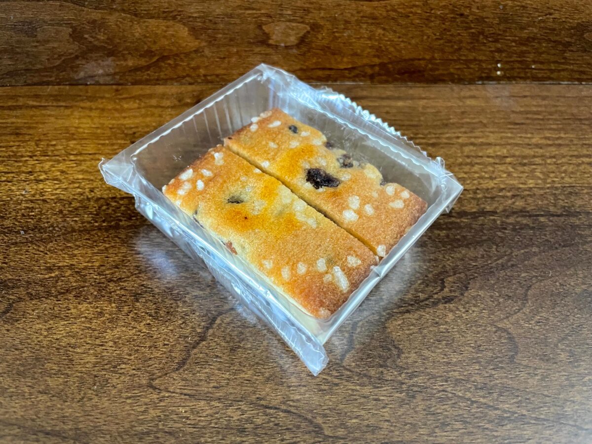 イギリス 菓子パン（？） Mr Kipling Exceedingly good cakes 6 Country slices | かもめ ...