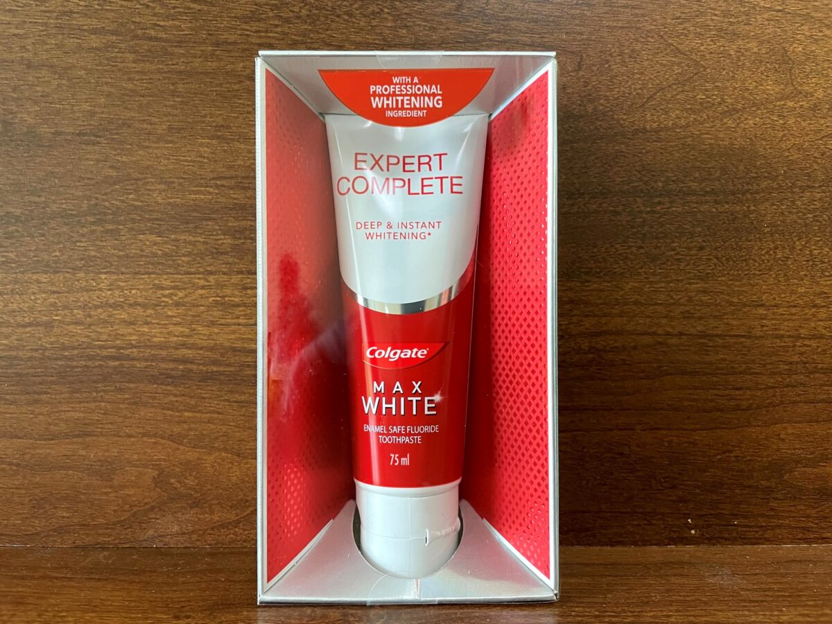 40点 イギリス 歯磨き粉 Colgate Expert complete Max white | かもめらいおん 絵空事