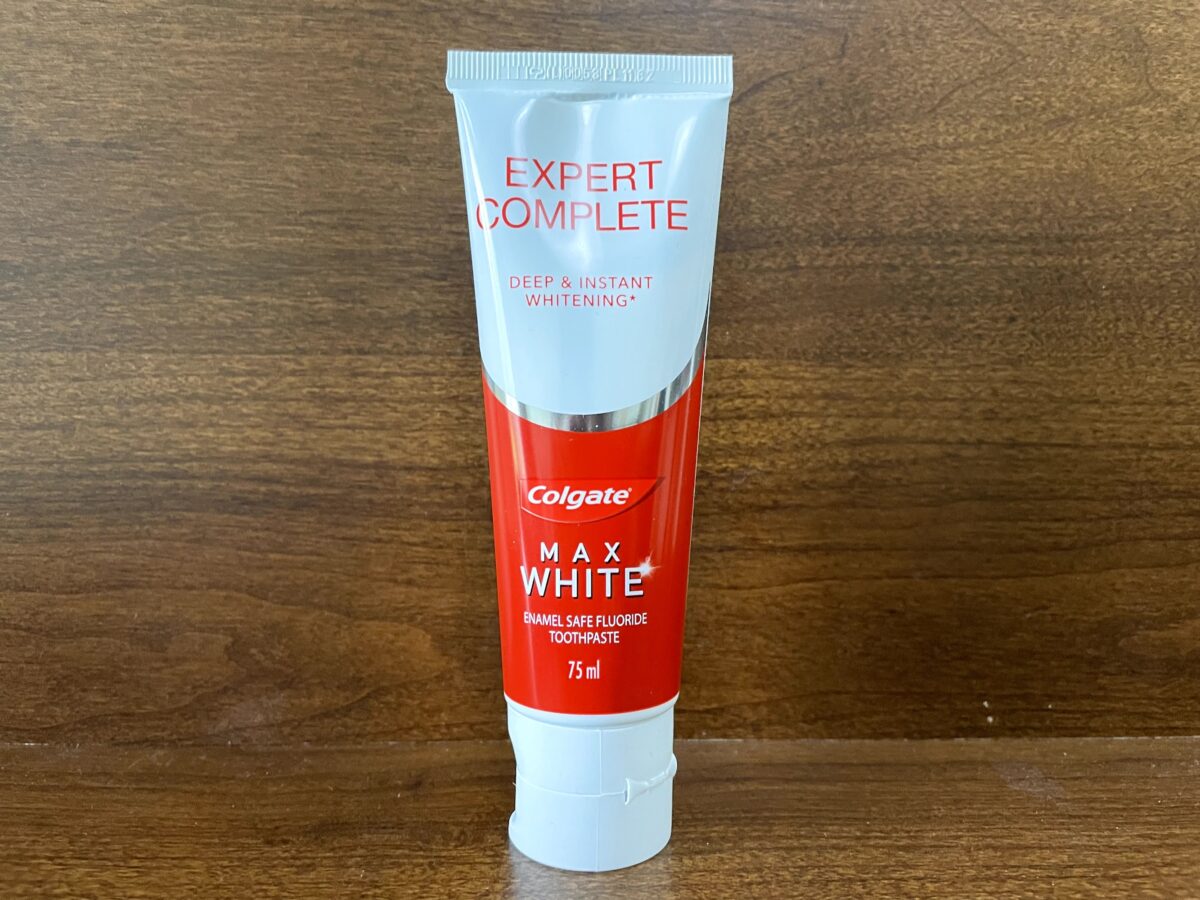 40点 イギリス 歯磨き粉 Colgate Expert complete Max white | かもめらいおん 絵空事