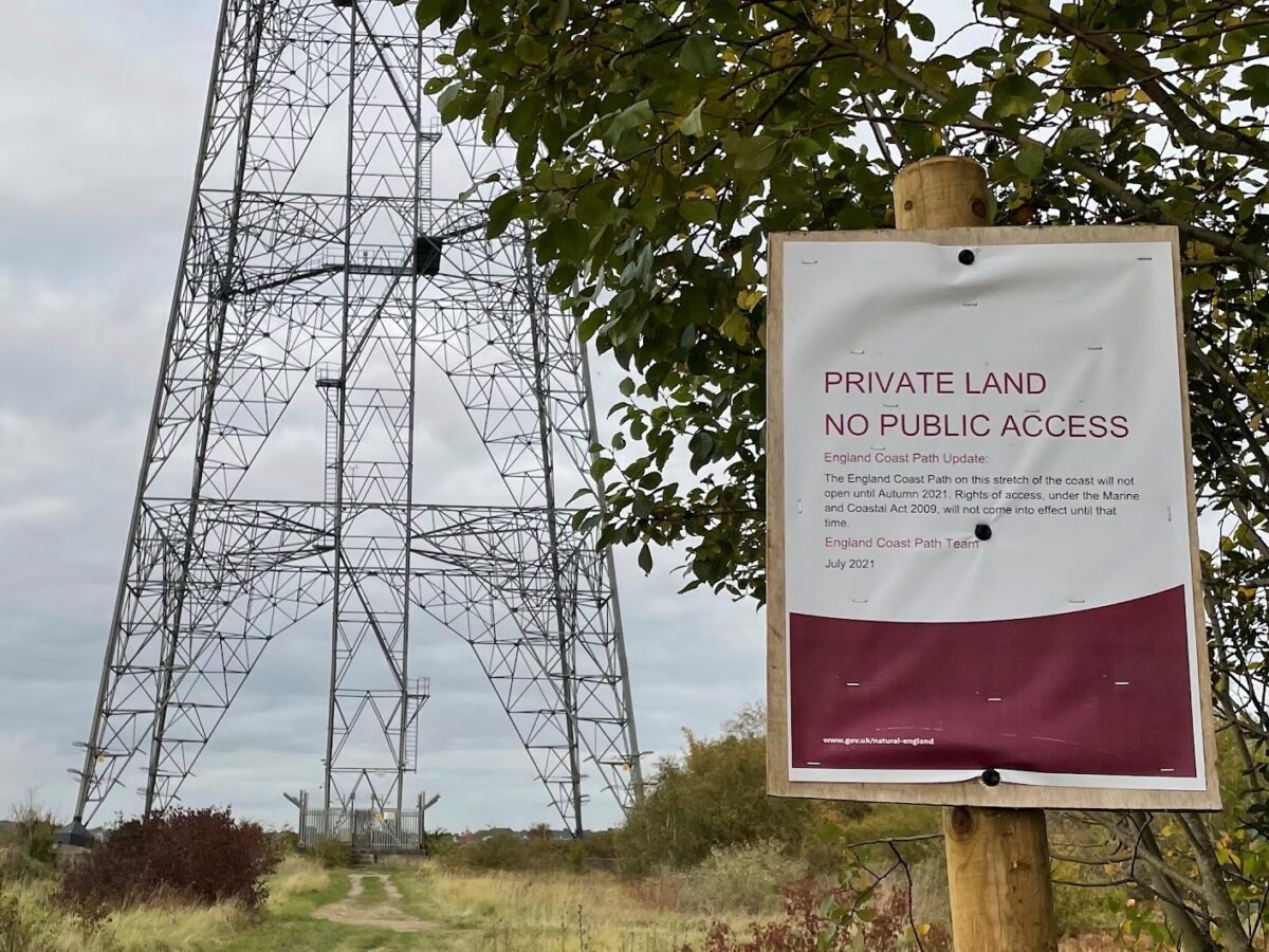 60点 イギリス【旅行】 イギリスで一番高い送電塔 スワンズクーム・パイロン Swanscombe Pylon | かもめらいおん 絵空事