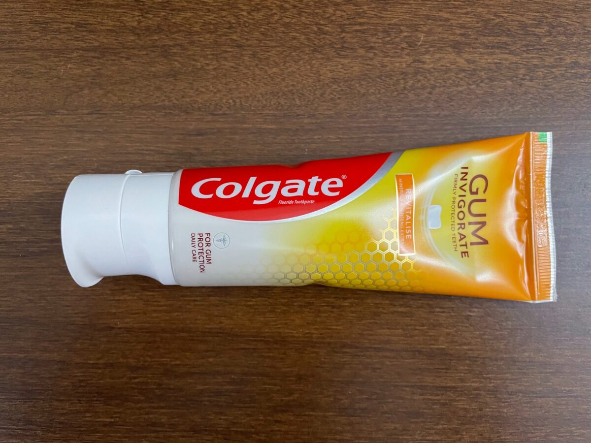 60点 イギリス 歯磨き粉 Colgate GUM Invigorate Revitalise | かもめらいおん 絵空事
