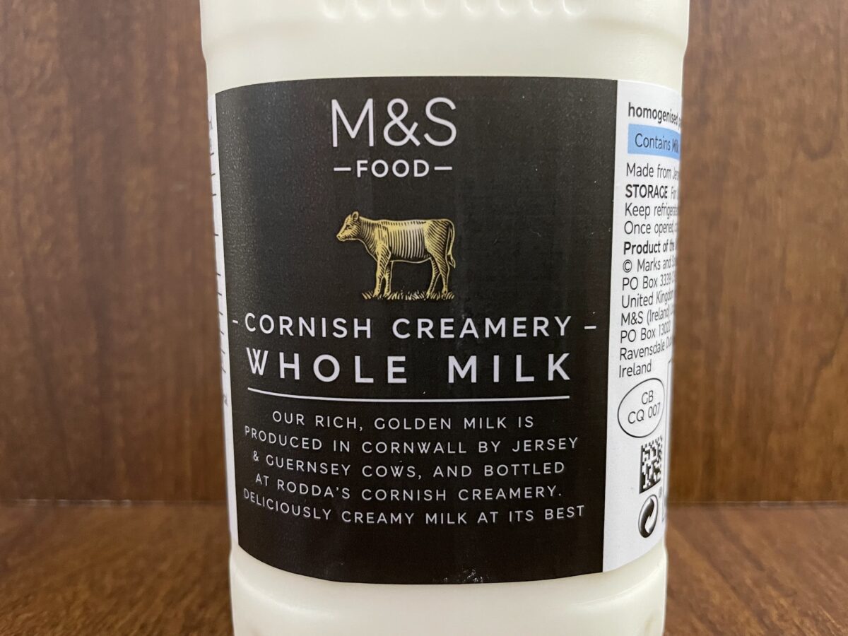 60点 イギリス 牛乳【M&S】 Cornish Creamery Whole Milk | かもめらいおん 絵空事